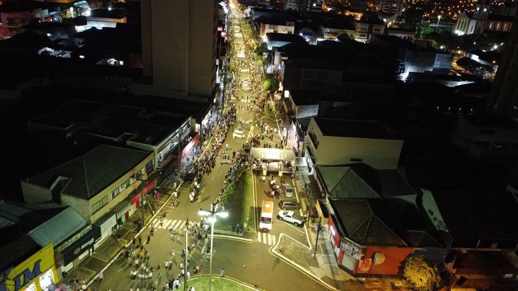 Desfile Em Comemoração Aos 76 Anos De Cambé Encanta Multidão. - PORTAL ...
